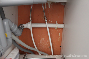 How to fit an outdoor tap with plastic pipes • Turning a House into a Home